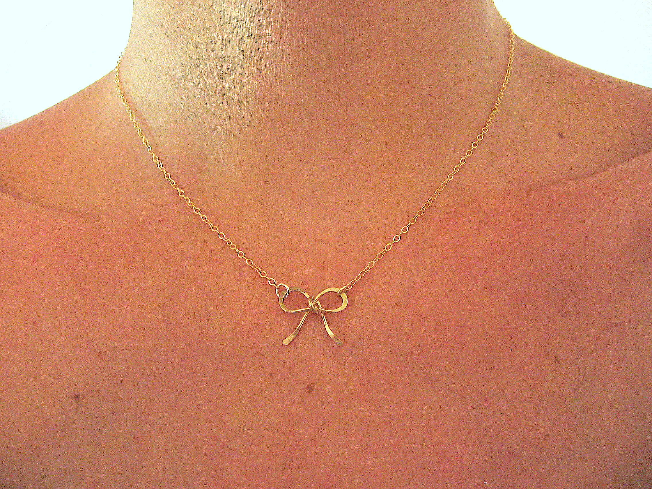 Gold Bow Necklace, Gold Ribbon Necklace on Luulla